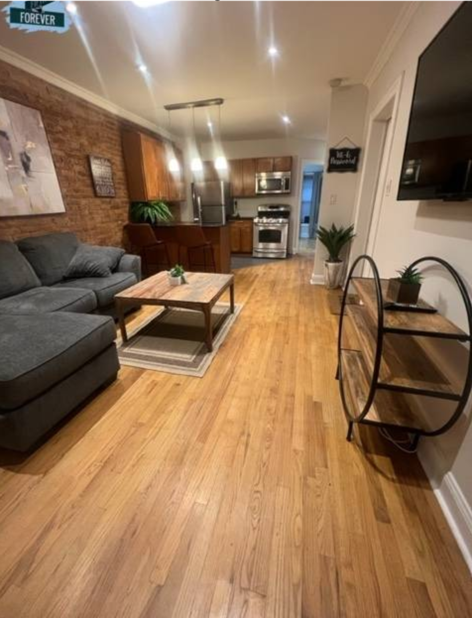 FURNISHED 2 Bed+PRIVATE YARD+Exposed Brick - Real Estate Trading